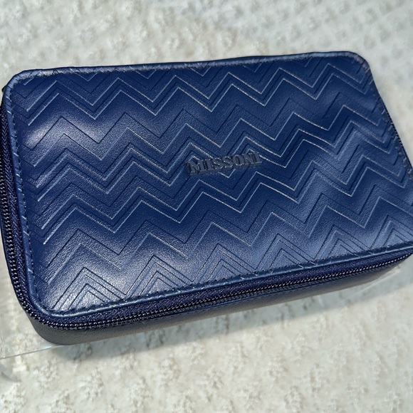 Delta | Bath | New Missoni Delta One First Class Travel Amenity Kit With Delta Logo Socks | Poshmark